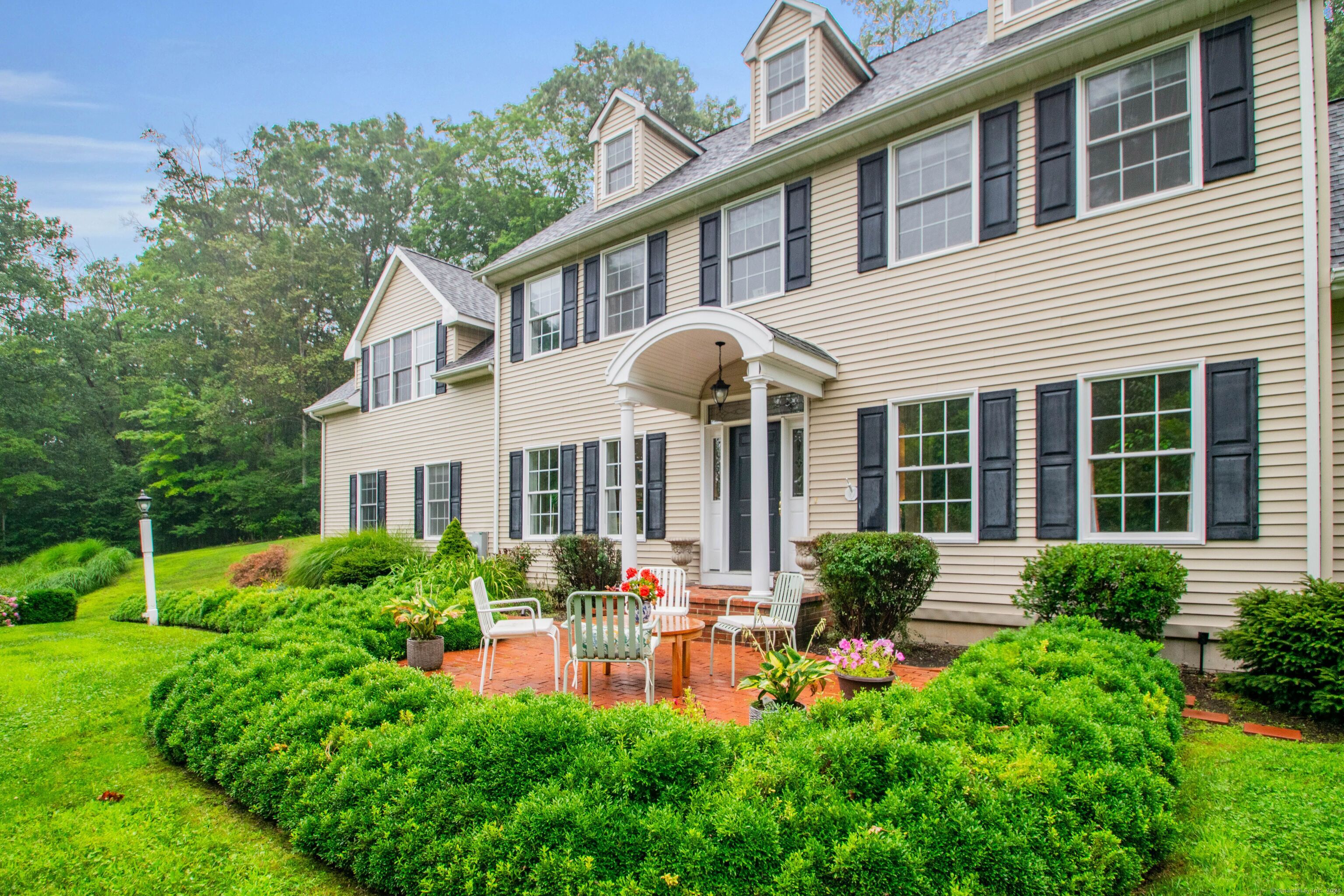 Featured Listings - Drakeley Real Estate