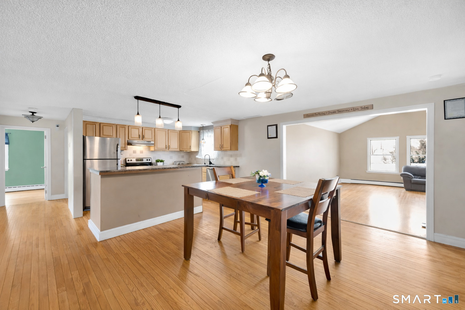 20 Forest Dr, Wethersfield, CT 06109 | MLS# 24146442 | Houzeo