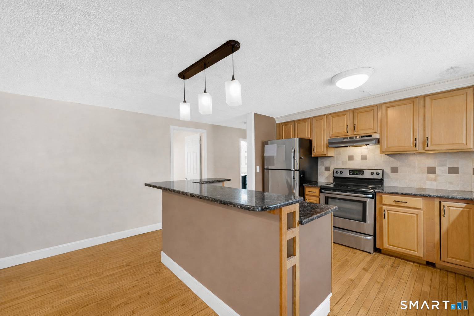 20 Forest Dr, Wethersfield, CT 06109 | MLS# 24146442 | Houzeo