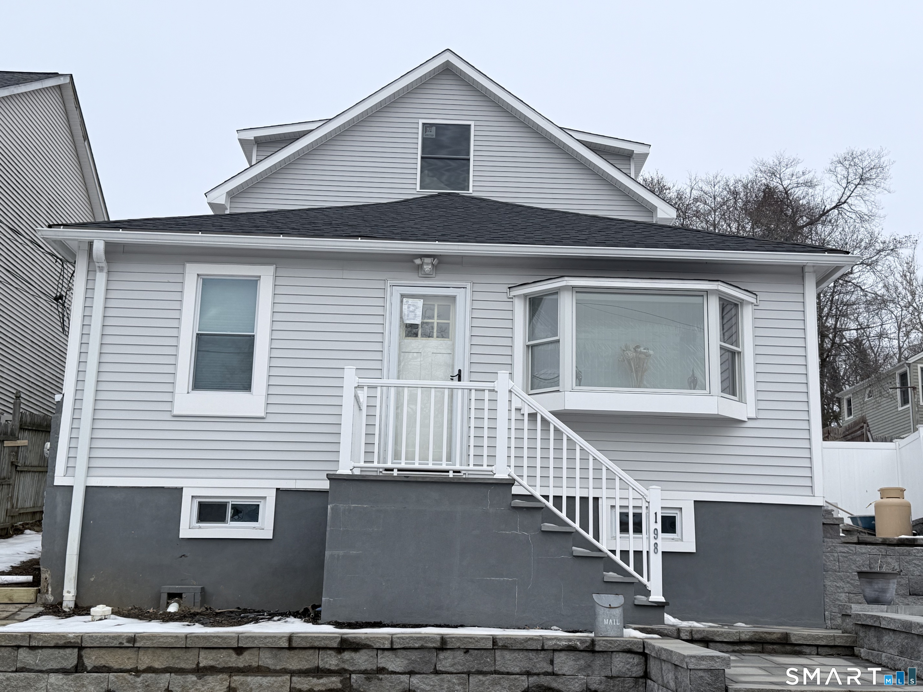 198 Castle Ave, Fairfield, CT 06825 | MLS# 24146251 | Houzeo