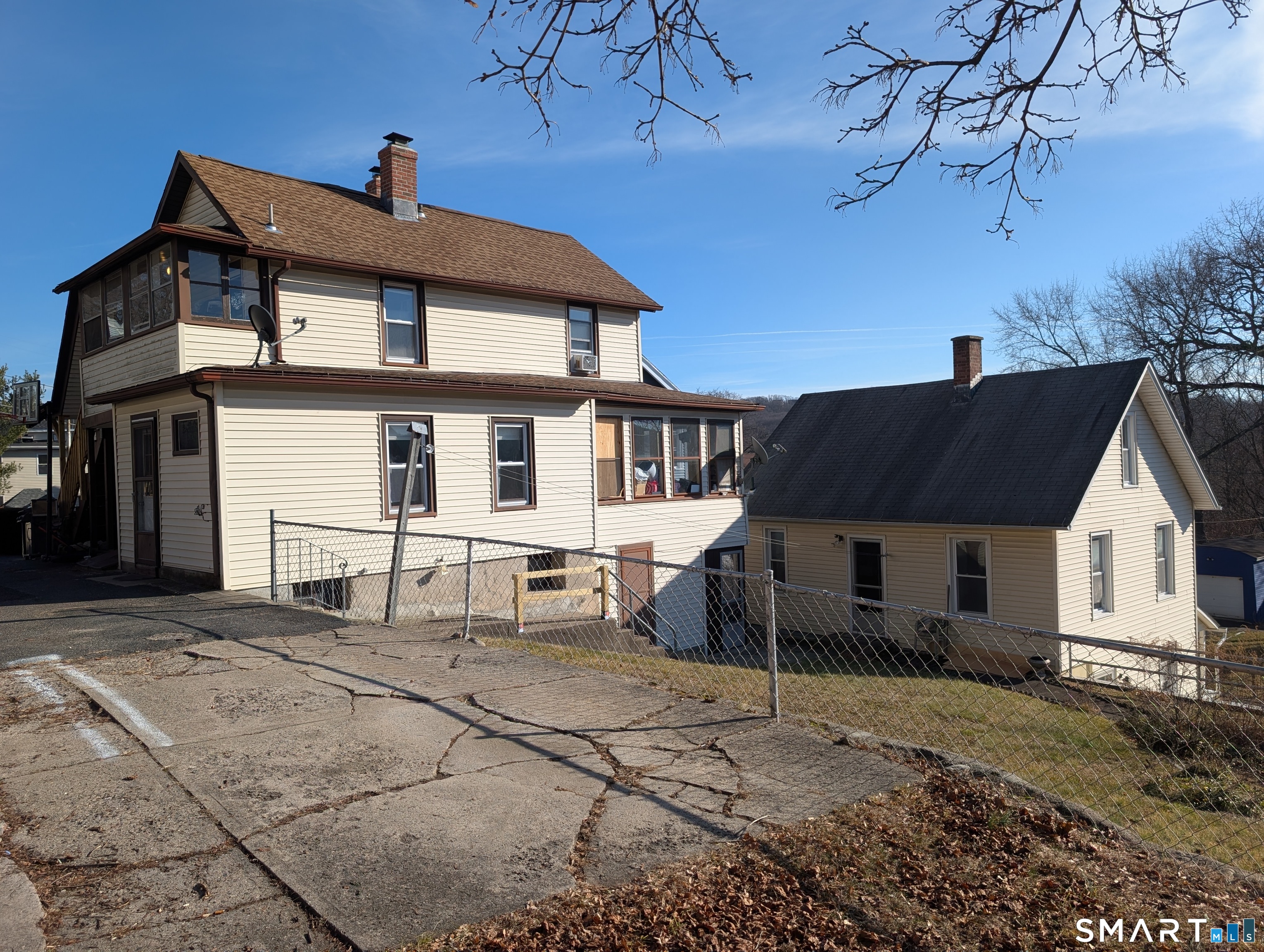 48 Anderson St, Naugatuck, CT 06770 | MLS# 24149082 | Houzeo