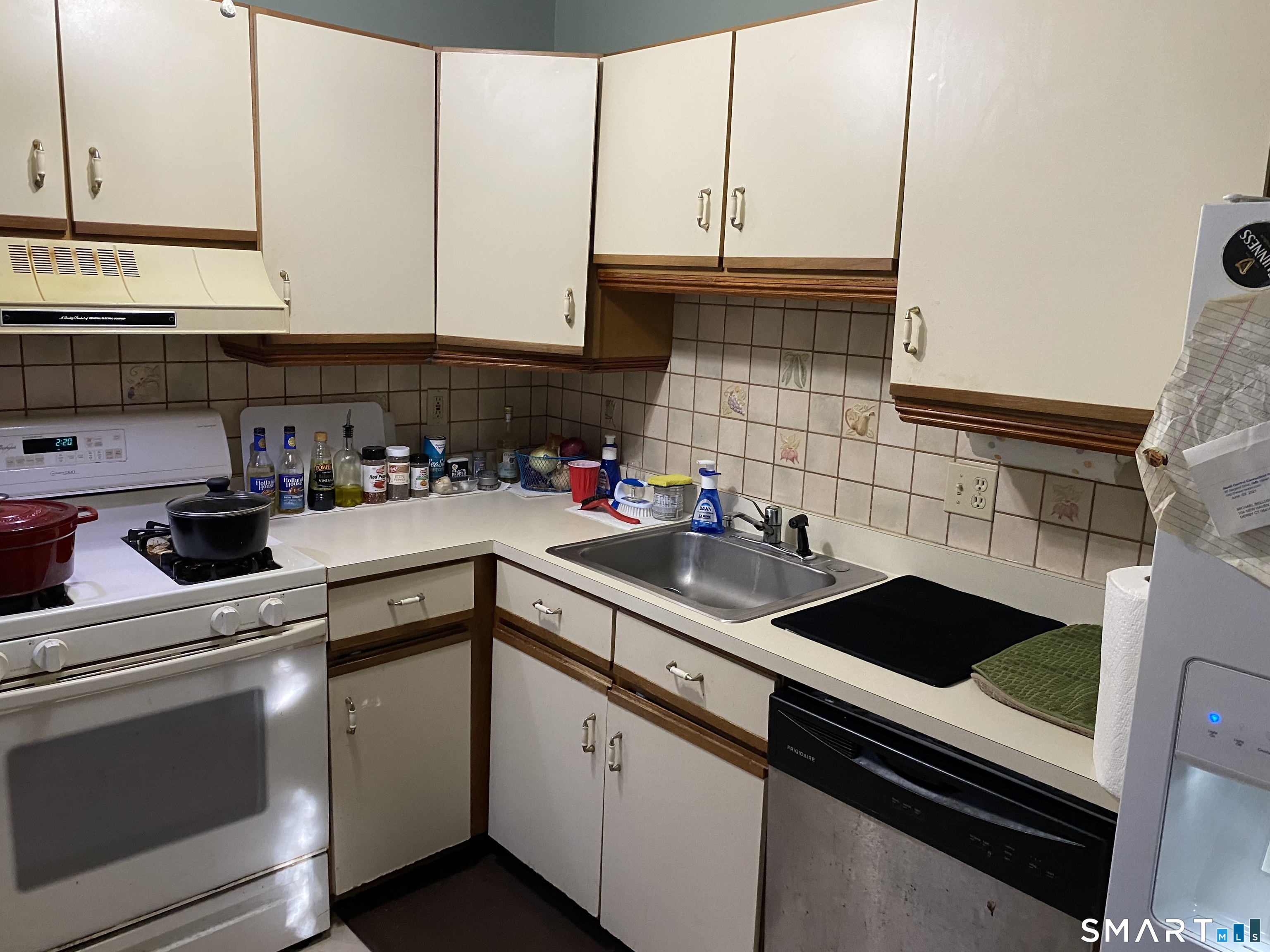 204 New Haven Ave #8H, Derby, CT 06418 | MLS# 24149380 | Houzeo