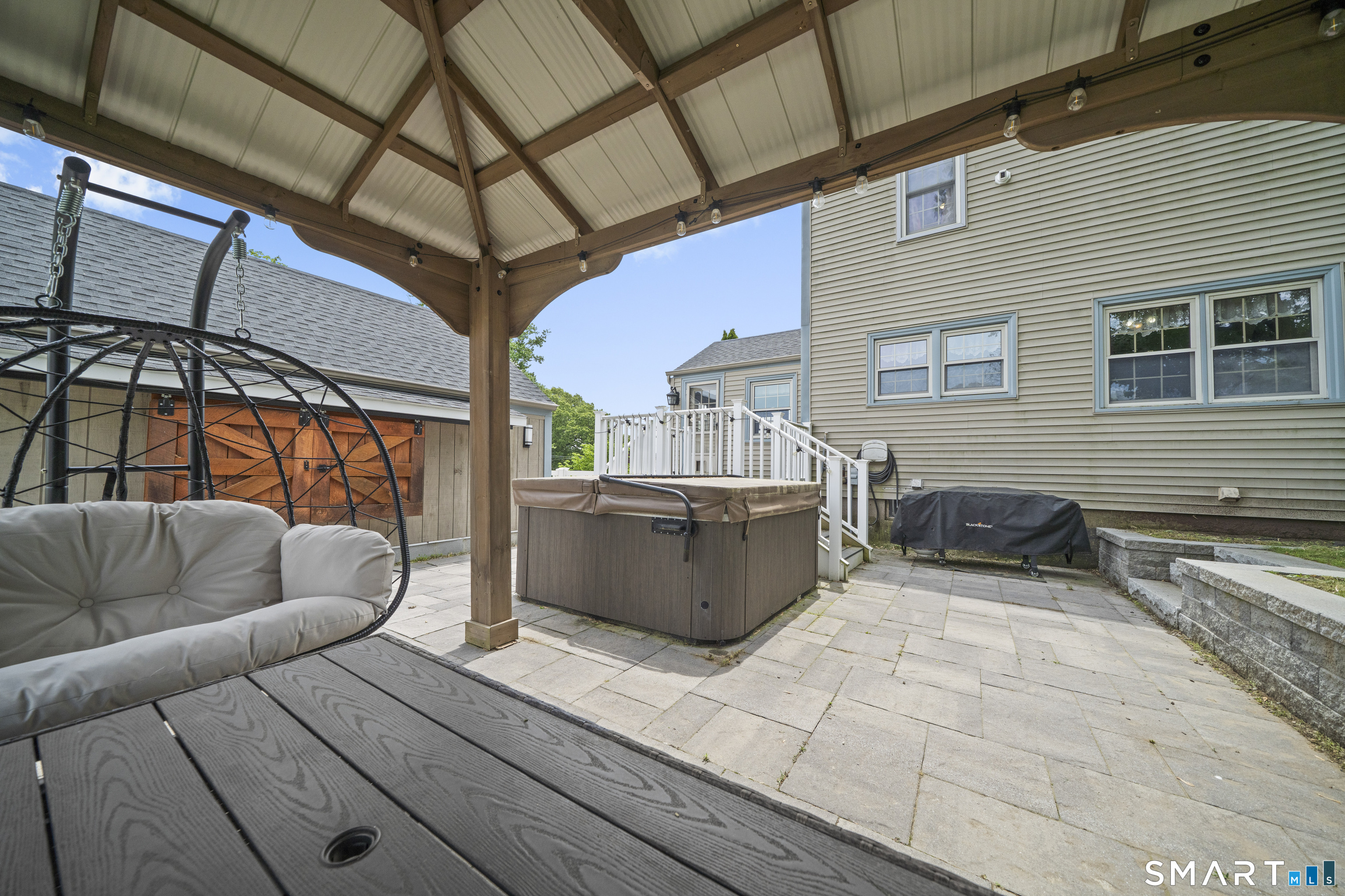 10 Manning Road – Merrigan & LeFebvre Realty